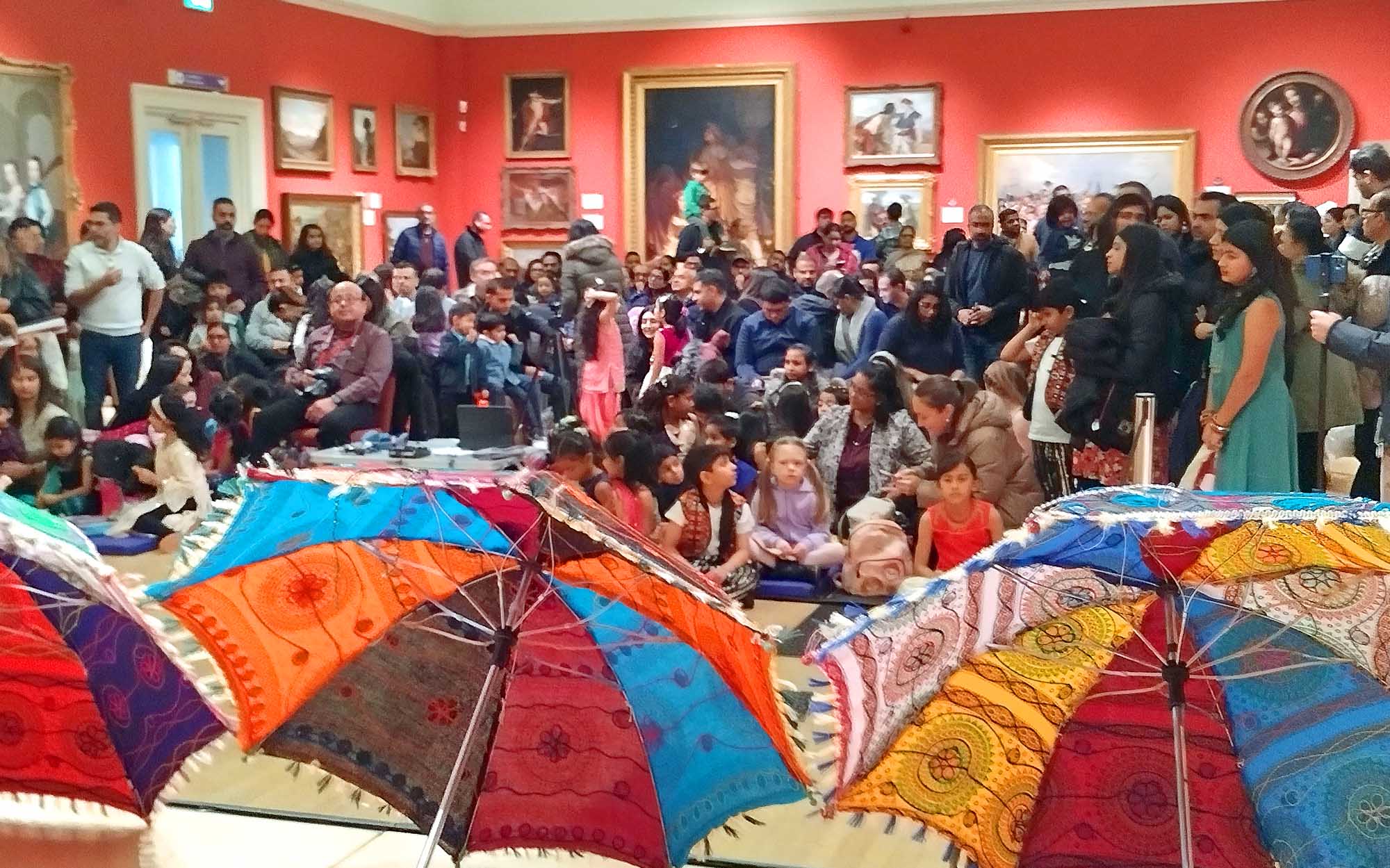 Hundreds Enjoy Diwali Delights – Leicester Museums